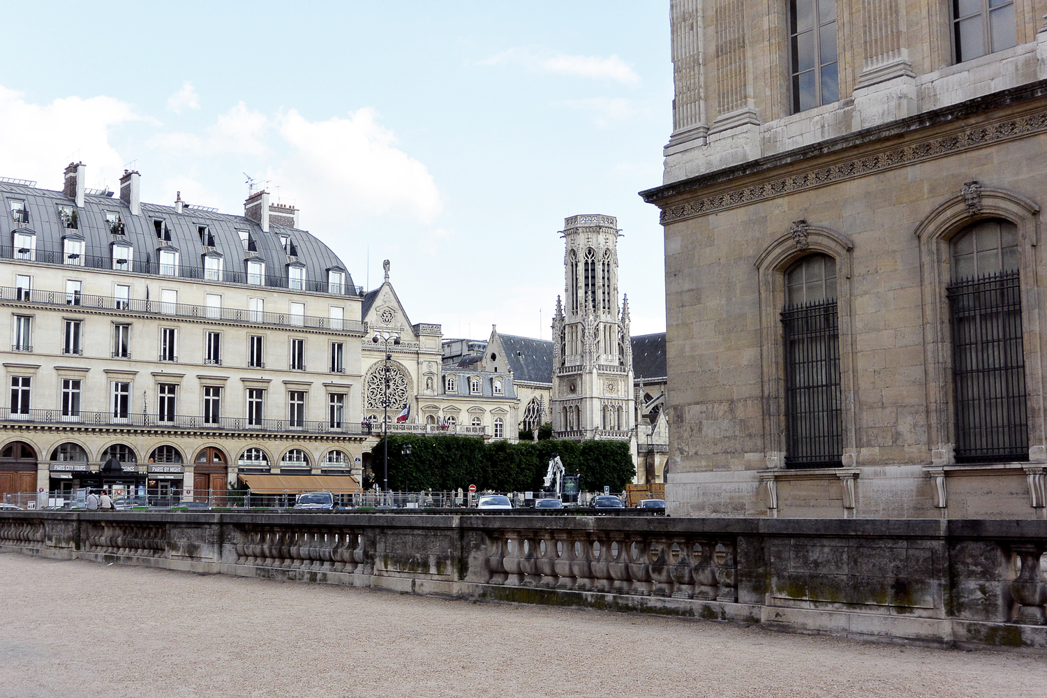 paris walking guide - Wanderlogue